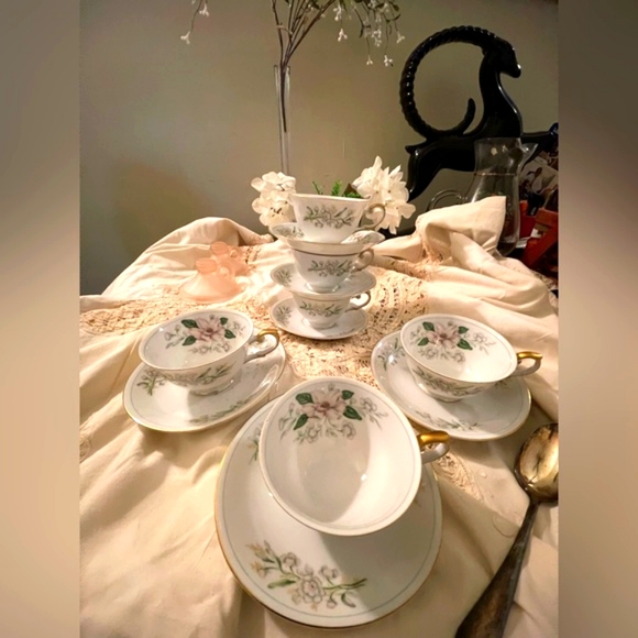 Grace | Dining | Grace Teawarerochelle Porcelain Vtg Floral 8ounce ...